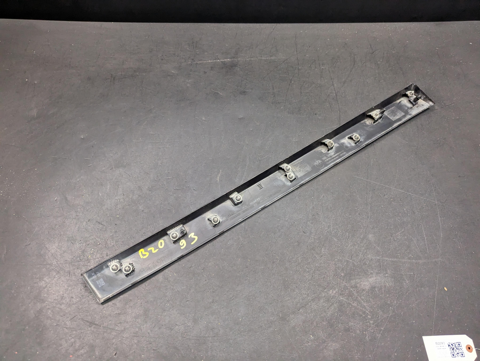 Front Right Door Lower Molding 2022 BMW X1 51137352092 2016 2017 2018 ...