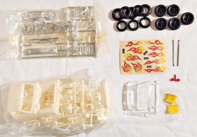 AMT GMC Stepside Pickup Vintage Model kit T409 Scale 1/25 Parts sealed ...