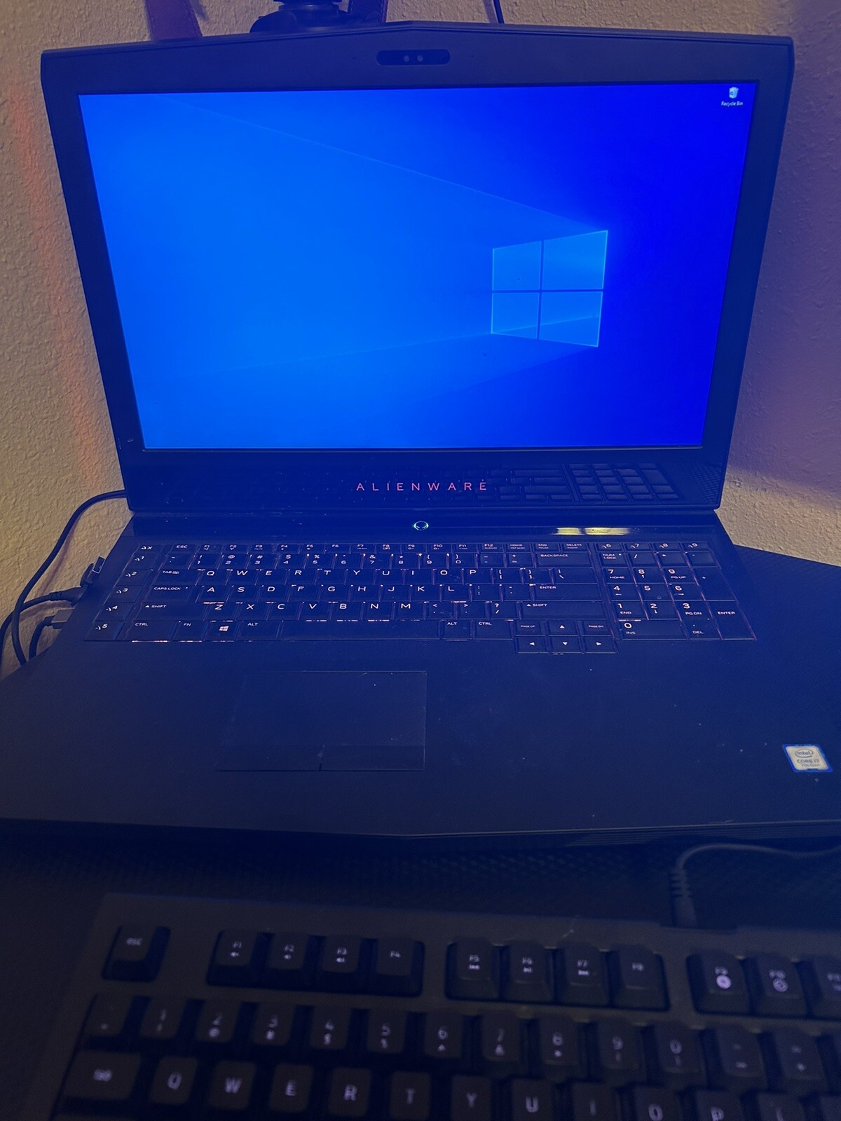 Alienware 17 R4 Laptop i7 7700HQ 2.80GHZ 17.3" FHD 16GB RAM SSD Windows ...