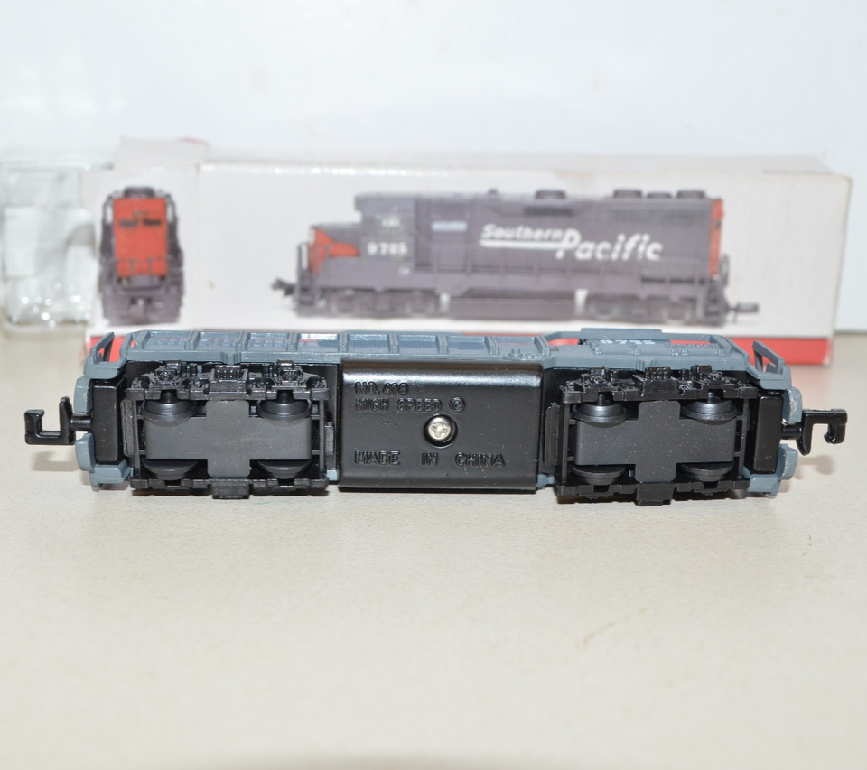 N SCALE Southern Pacific Locomotive Dummy Not Motorized 9275 Toy Train ...