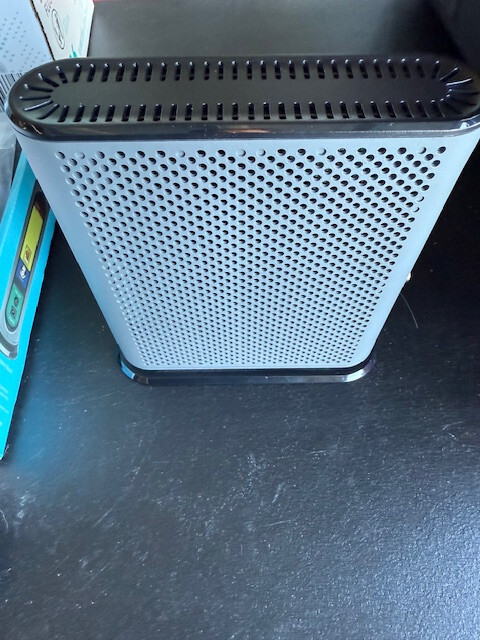 NEW Motorola Cable Modem 32x8 DOCSIS 3.1 Model MB8600 Gray and Black | eBay