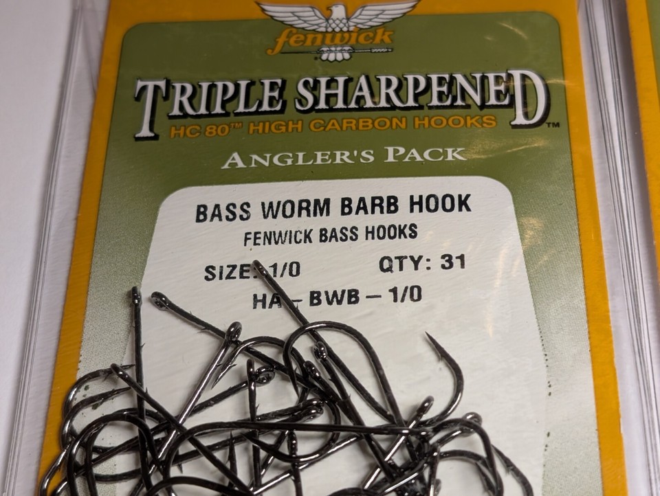 3 LOT FENWICK TRIPLE SHARPENED BASS WORM BARB 31 HOOKS SIZE 1/0 & 1 ...