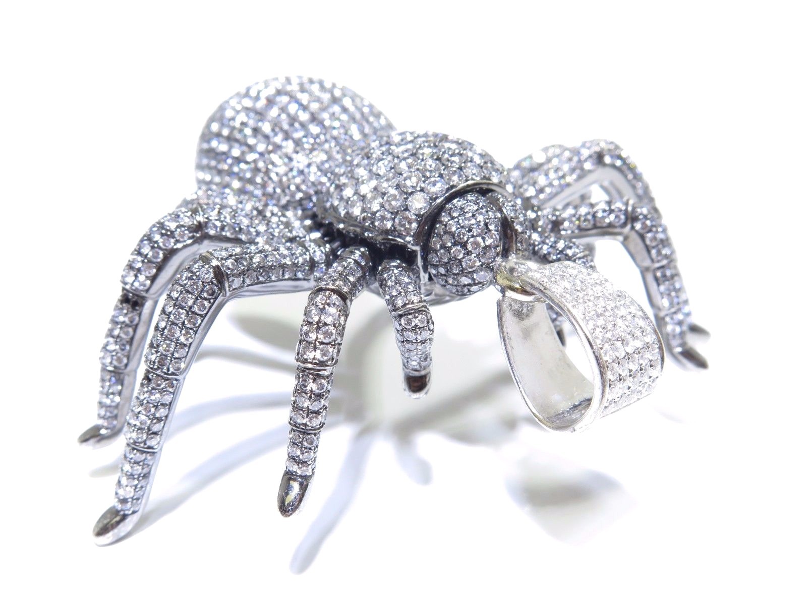 18k White Gold Black Rhodium 22ct White Round Cut Diamond Tarantula ...