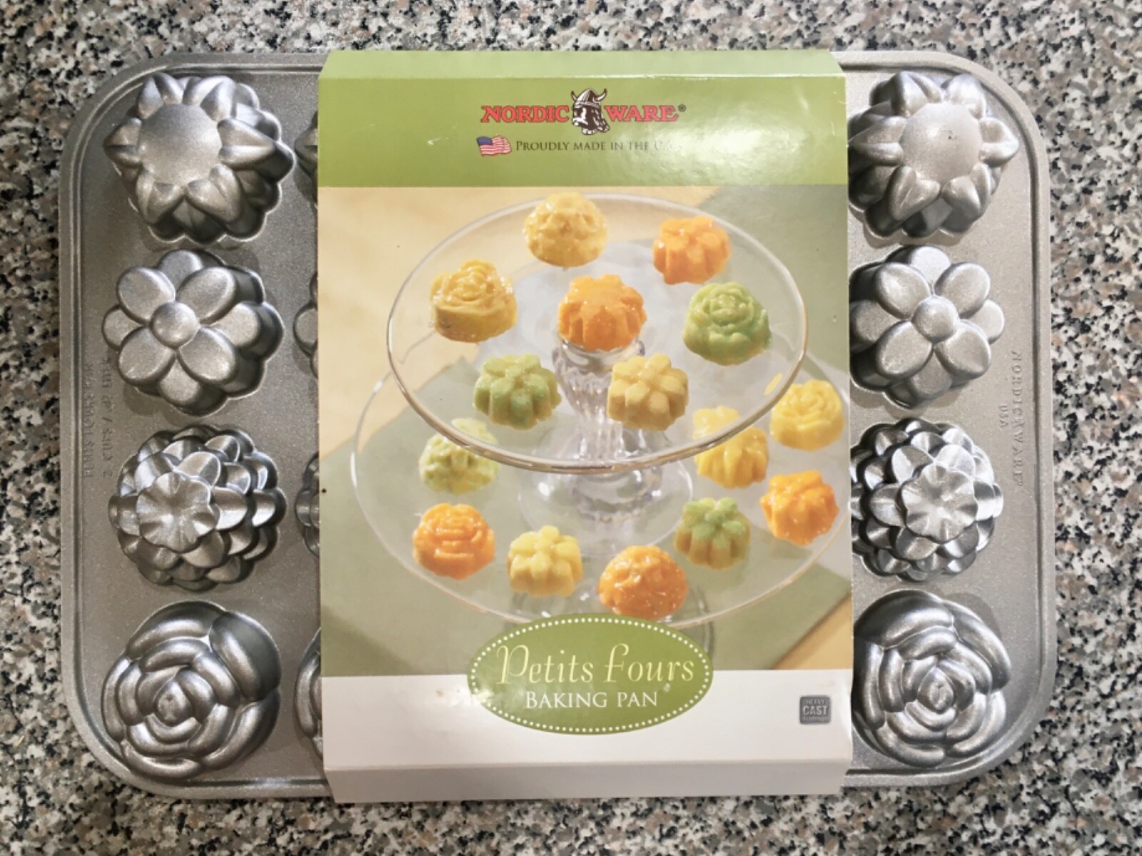 Nordic Ware Petit Fours Cake Pan 3D baking mold Cast Non-Stick 20 ...