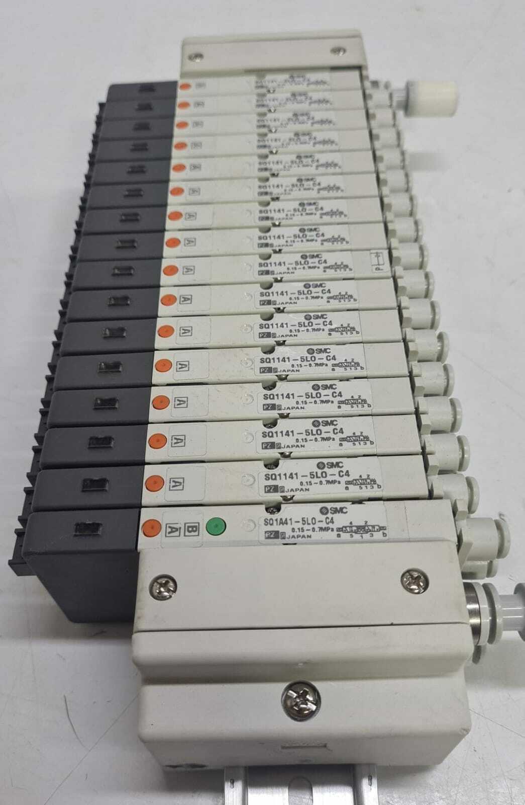 [LOT OF 16] SMC solenoid valve Bank 15* SQ1141-5LO-C4 + 1* SQ1A41-5LO ...