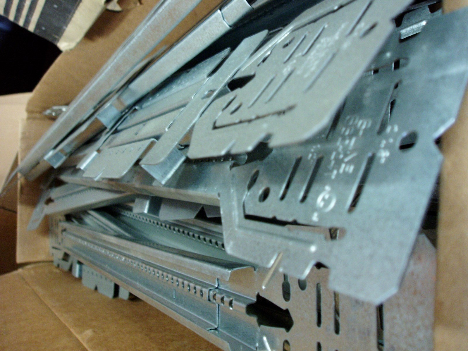 B-Line Telescoping Box Mounting Bracket for sale online | eBay