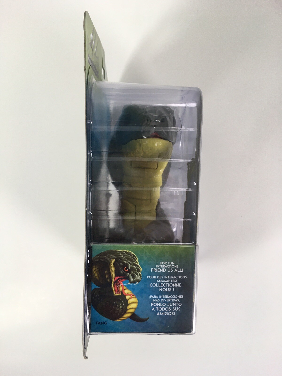 FINGERLINGS UNTAMED SNAKES - FANG (KING COBRA) - LUNGE ATTACK ACTION ...