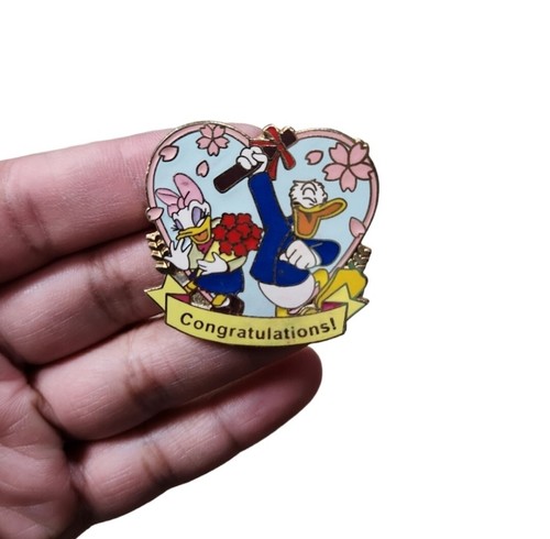 2009 Gold Toned Disney Graduation Congratulations Pin | eBay