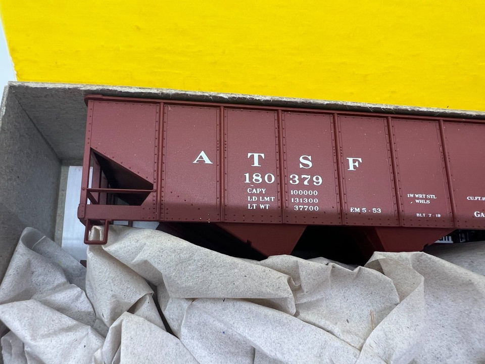 New Accurail [HO Scale] USRA 55-Ton Hopper Santa Fe [#2501] Kit | eBay