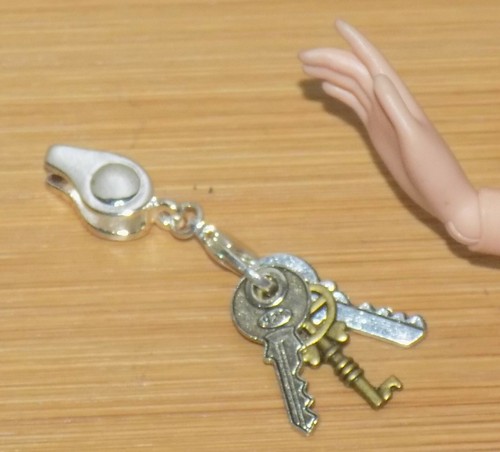BARBIE DOLL SAFETY WHISTLE CAR KEYS KEYCHAIN FASHIONISTA POPPY MODEL ...