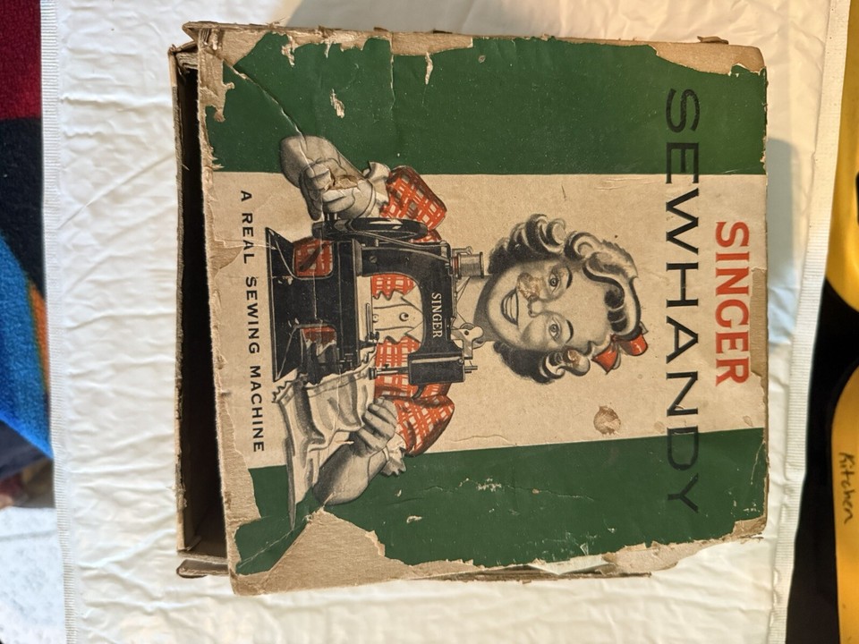 Vintage Singer Toy Sewing Machine Black Mini Salesman Sample? | eBay