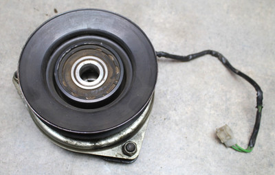 SIMPLICITY PRESTIGE 2690737 303.9 HOURS - PTO CLUTCH 1687296 - SHELF 12 ...