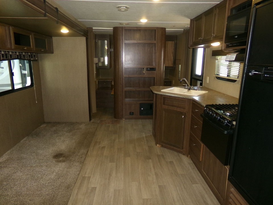 No Reserve Used camper trailer Slide out Coleman Camp RV REPO missing ...