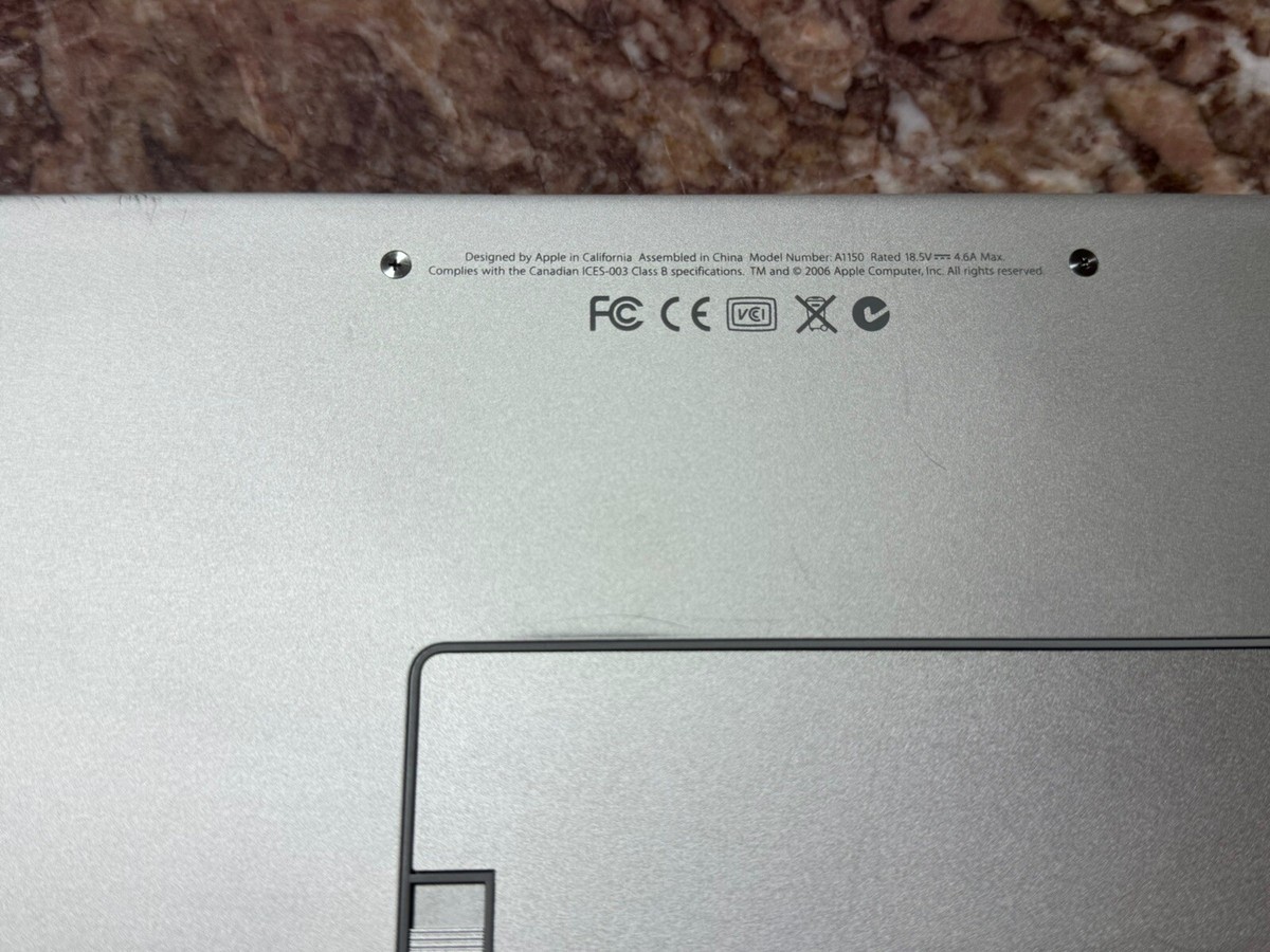 Apple MacBook Pro 15-inch February 2006 2.0GHz Intel Core Apple MacBook Pro 15-inch February 2006 2.0GHz Intel Core