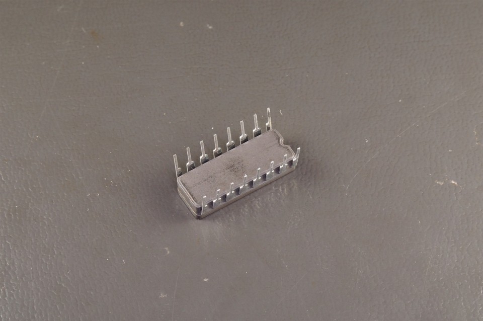 DS26LS33MJ/883QS National Semiconductor Quad Differential Line Receiver ...