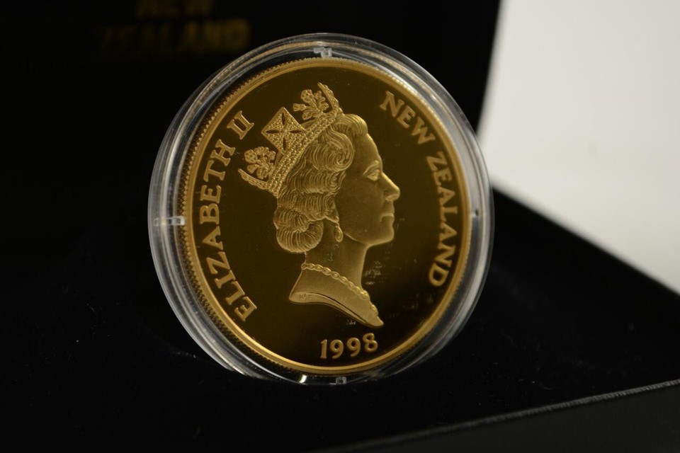 New Zealand - 1998 - Proof $10 Coin - Benz Motoring (Gilded) | eBay
