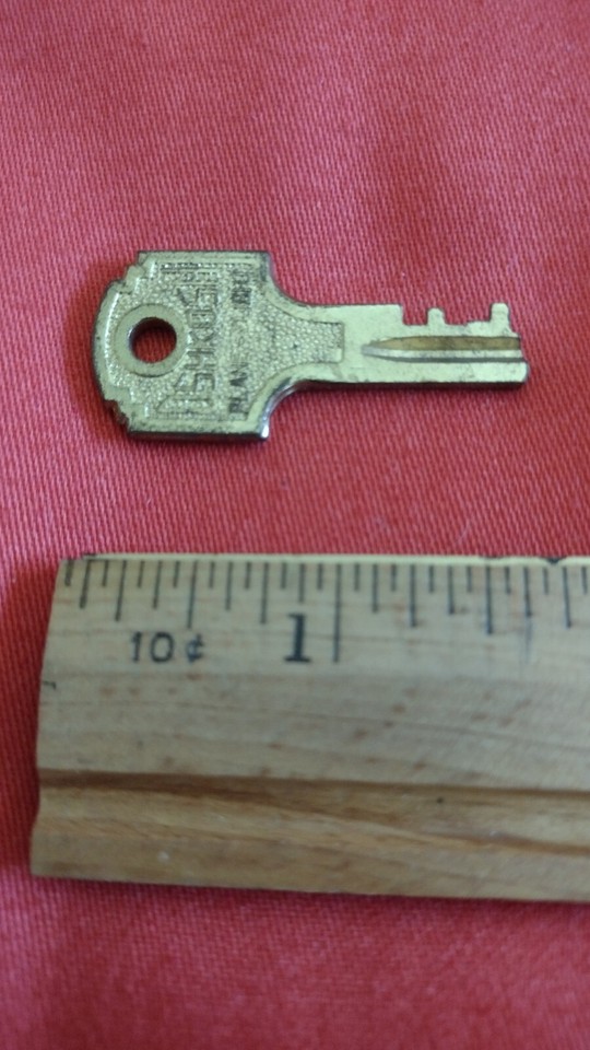 Vtg Prestolock Oshkosh # 313 Key train luggage guitar Case Briefcase ...