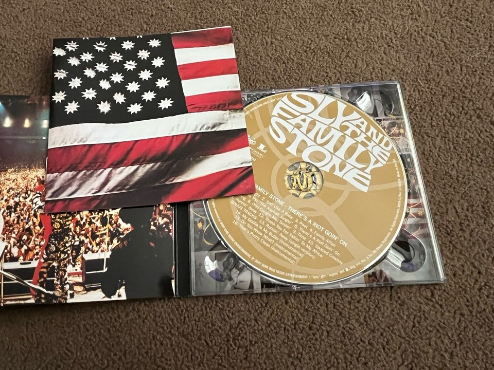 Sly & The Family Stone - There's A Riot Goin' On - CD (2000) Funk Soul ...