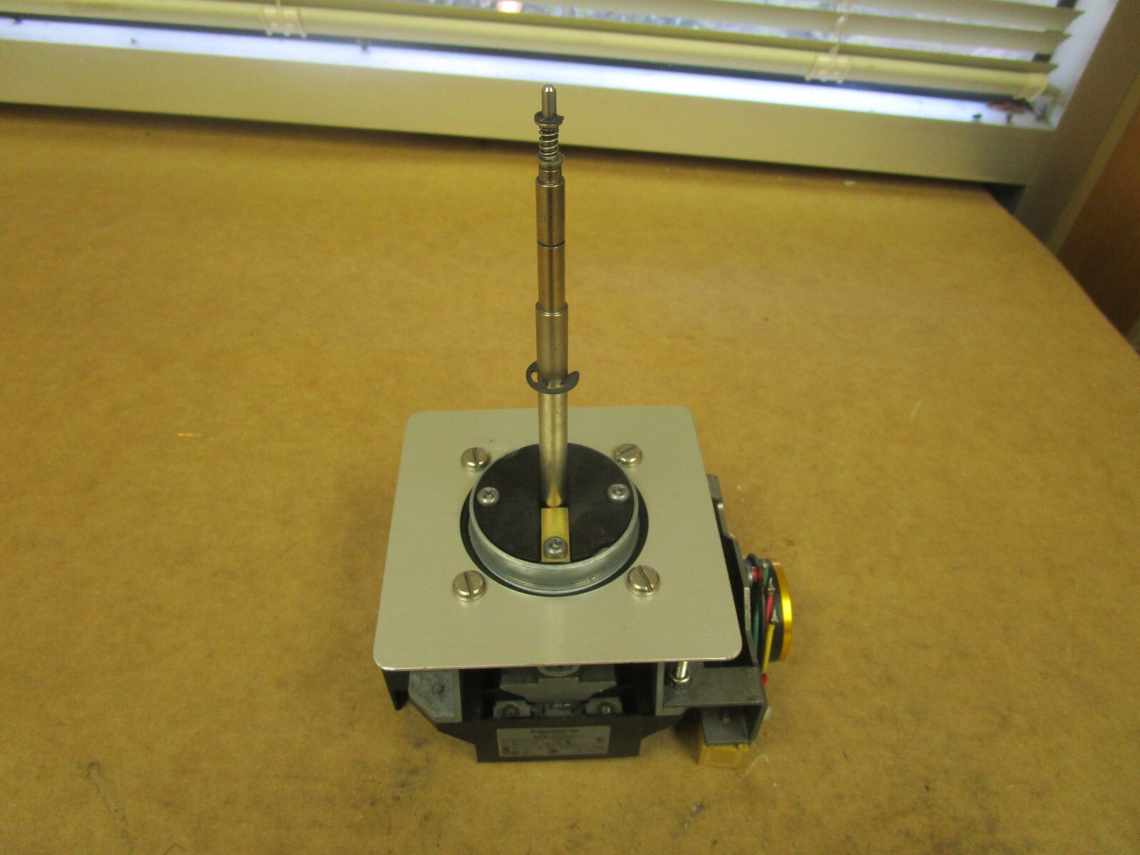 SCHNEIDER ELECTRIC JOYSTICK CONTROLLER XKB A34207 500V 10A AMP ...