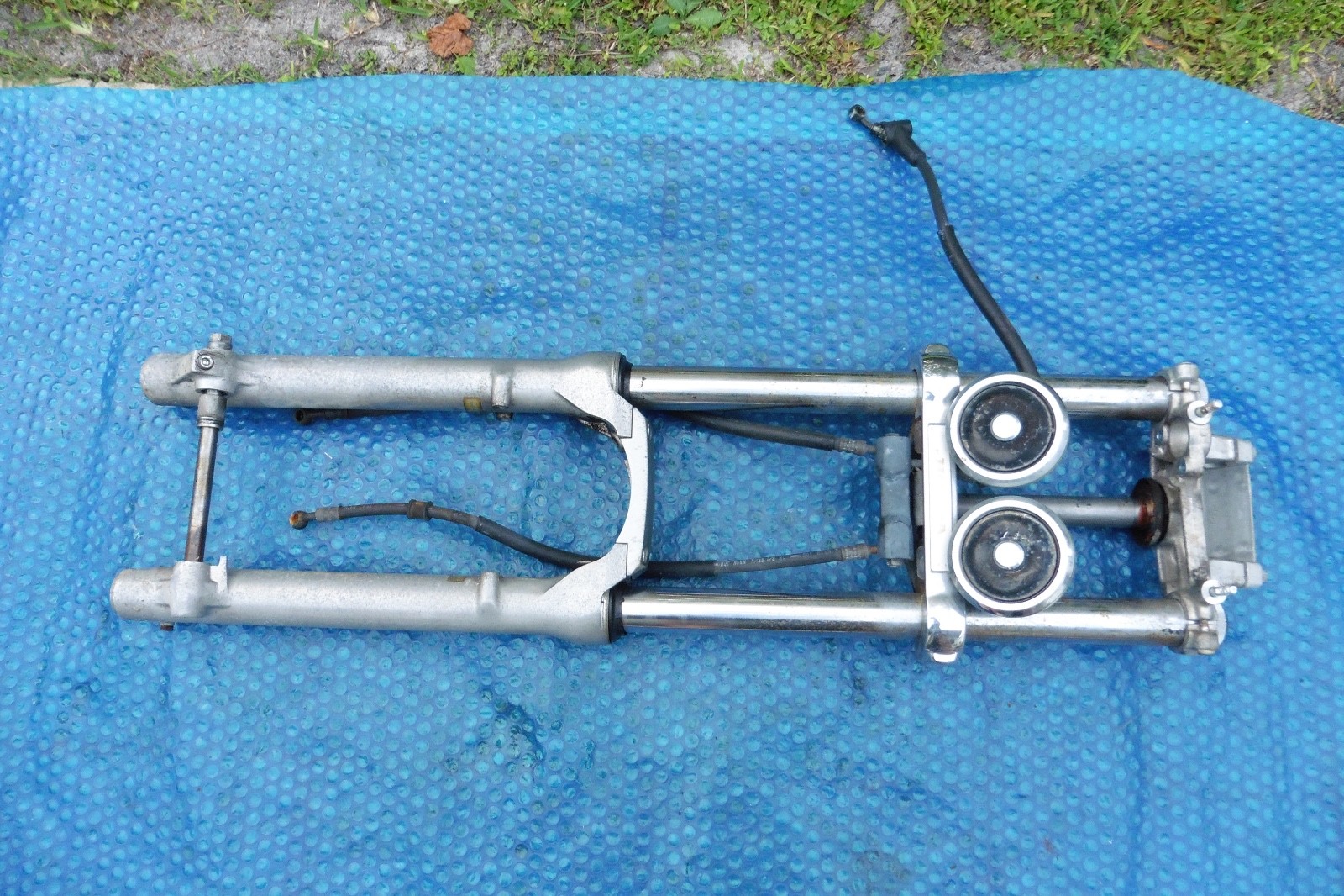 83 84 85 HONDA VT 750C SHADOW FRONT FORKS | eBay