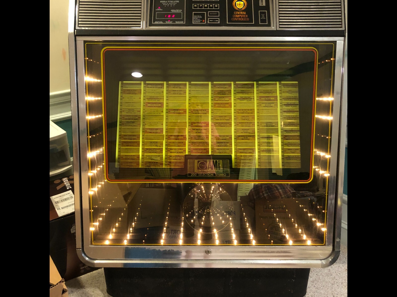 Original Rowe AMI R-85 Starlight jukebox circa 1981. Vinyl records, 200 ...