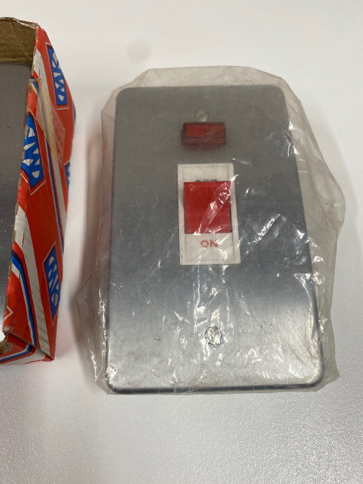 MK ALBANY PLUS MATT CHROME 1G 45A DP SWITCH NEON K5236 MCO | eBay UK