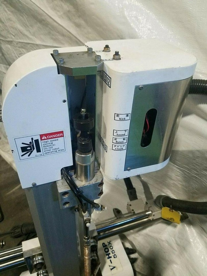 Yushin V-HOP 550X High Speed Robot Sprue Picker Pick & Place Injection ...