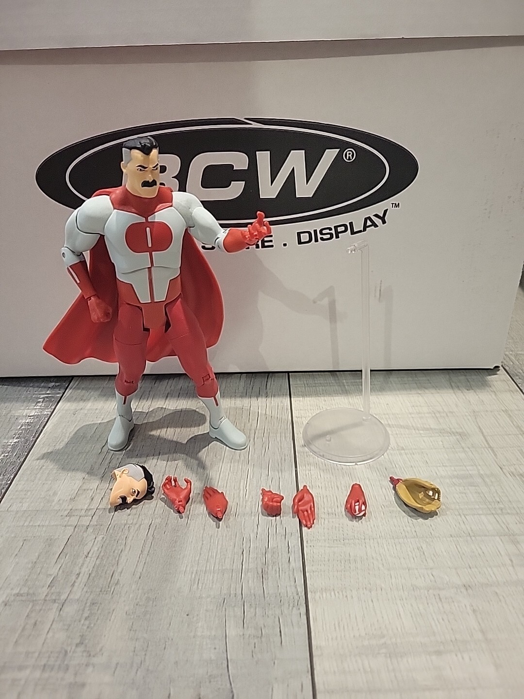 Diamond Select Invincible S1 Omni-Man 7" Action Figure - Multicolor ...