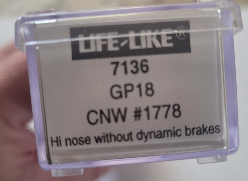 N Diesel Locomotive GP18 1778 Chicago North Western Life-Like 7136 New ...