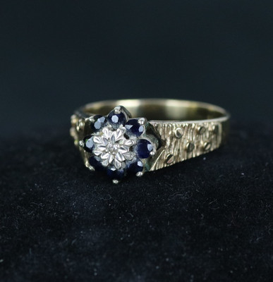 9 Carat Gold Ring Diamond & Sapphire Cluster 375 Hallmark Size S 4.19g ...