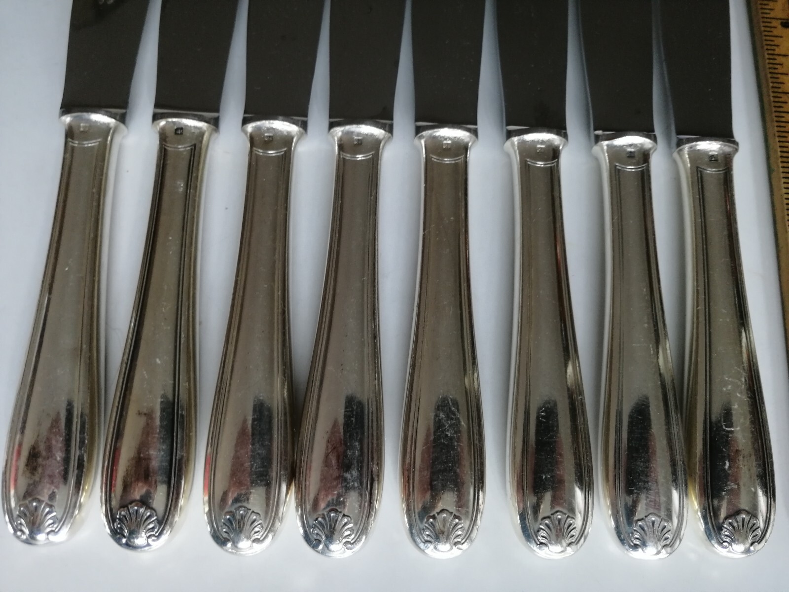 COQUILLE CLEMENT MAROT SET of 8 Christofle Silver-plate Dinner knives ...