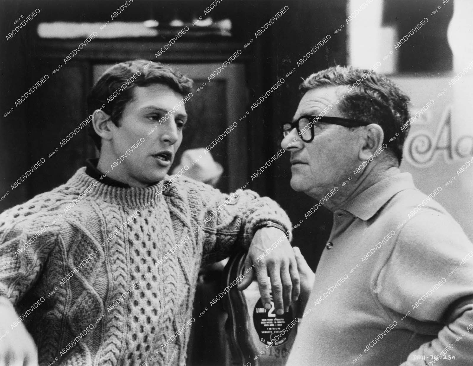 crp-27170 1969 director Mark Robson w Scott Hylands film Daddy's Gone A ...