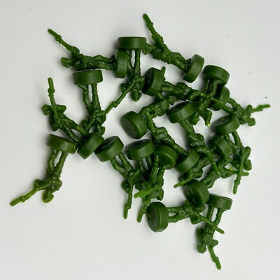 Risk 20 Green Plastic Infantry Pieces 2003 Replacement Parts Soldier ...
