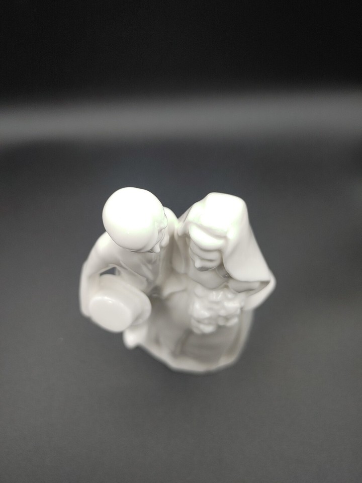 VINTAGE ROYAL DOULTON BONE CHINA IMAGES FIGURINE " BRIDE & GROOM ...