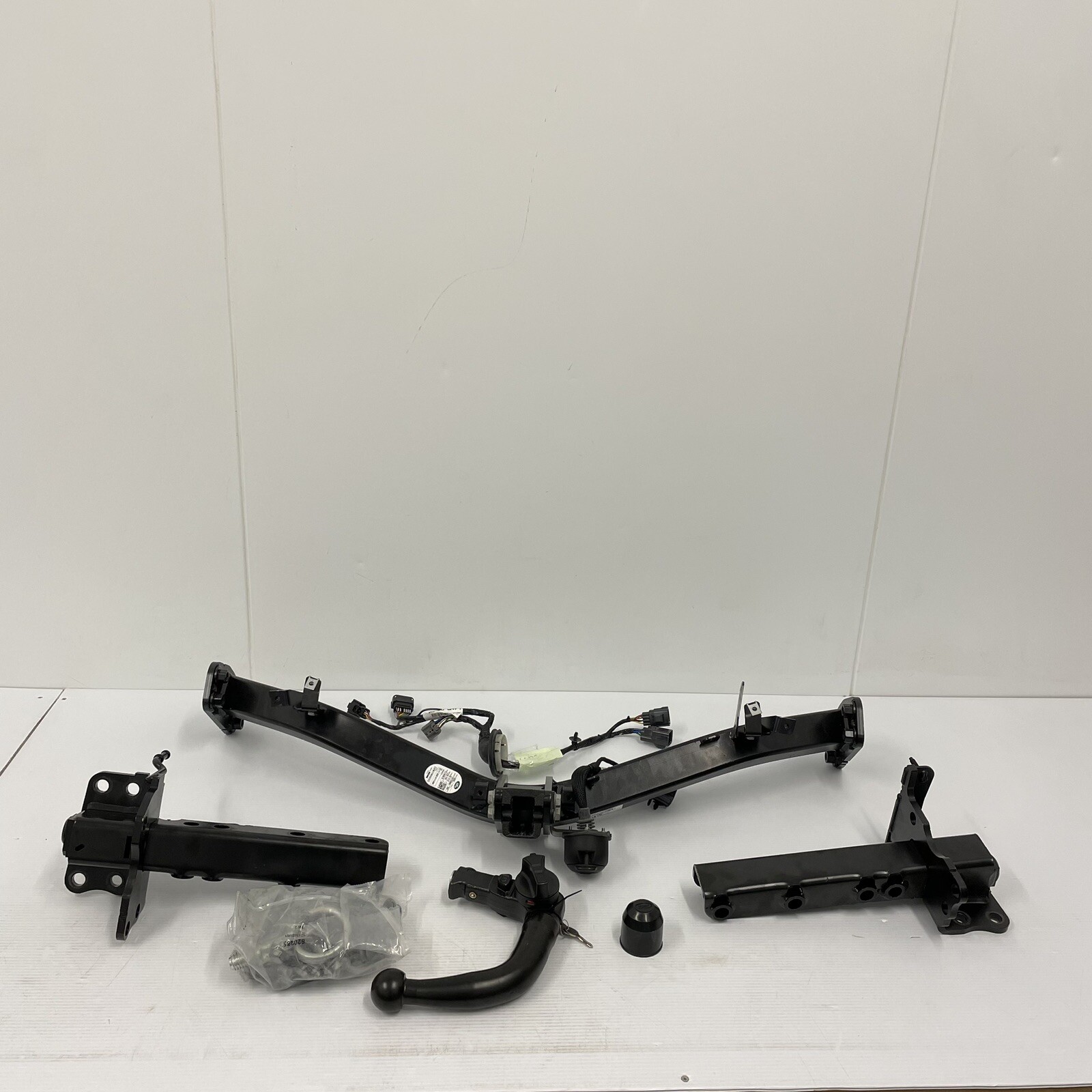 Genuine Land Rover Range Rover Discovery Sport 15- Tow Bracket Kit ...