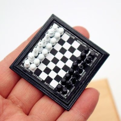 Portable Pocket Chess Set - Mini Magnetic Chess Game Travel Game in ...