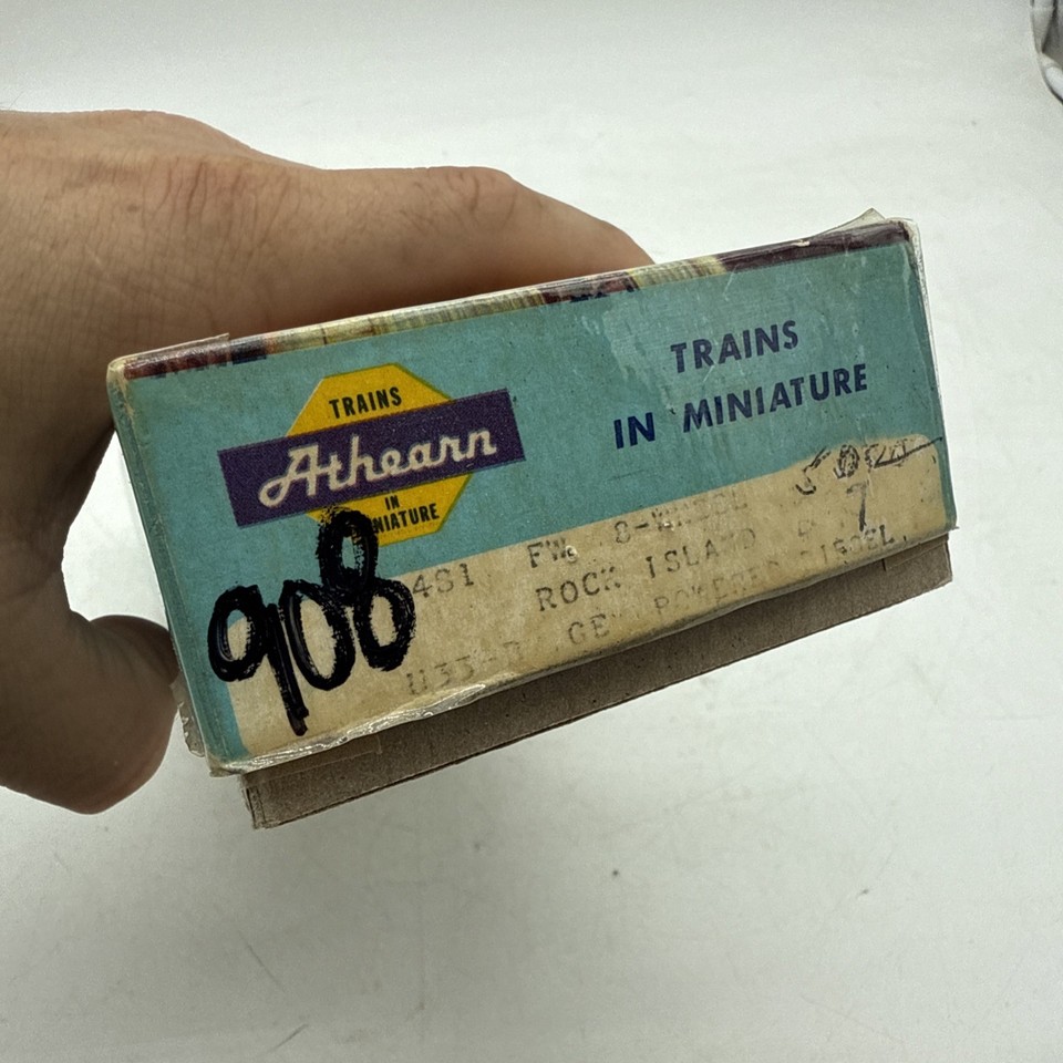 Athearn Blue Box Engine Locomotive The Rock Blue U33B Locomotive #284 ...