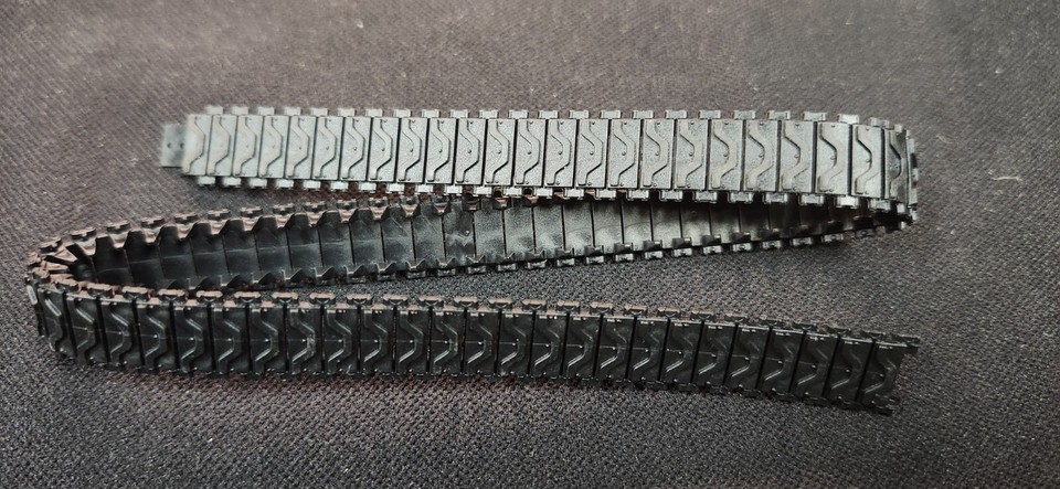 AFV Club AF35271 - 1/35 AAV7/M2A2/CV90 Big Foot one piece vinyl tracks ...