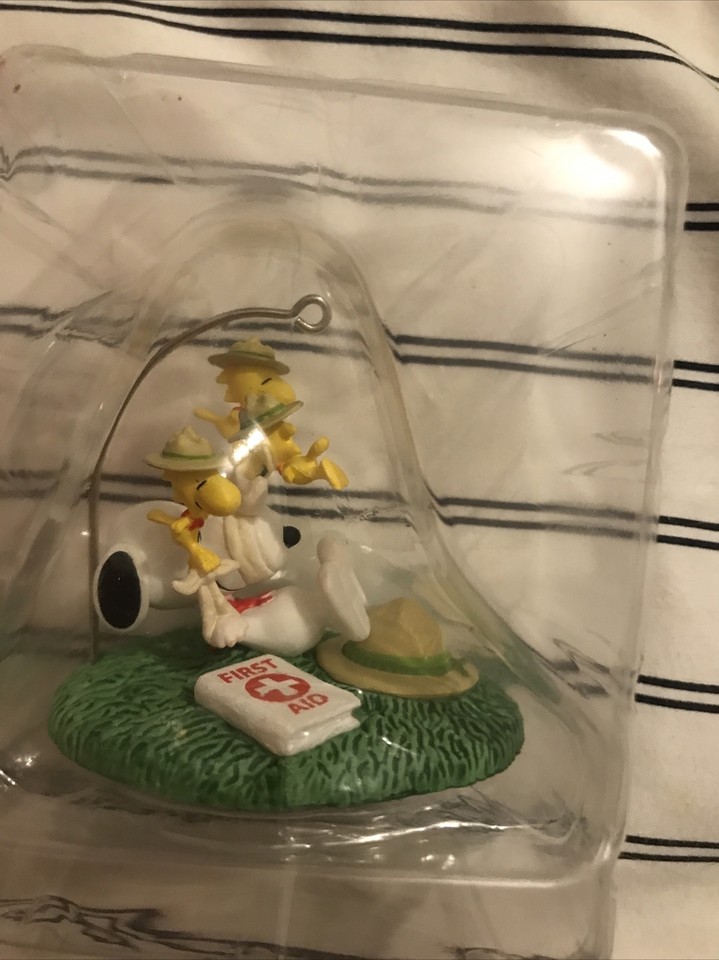 Hallmark Keepsake Ornament First Aid Lessons Peanuts 2018 Snoopy ...