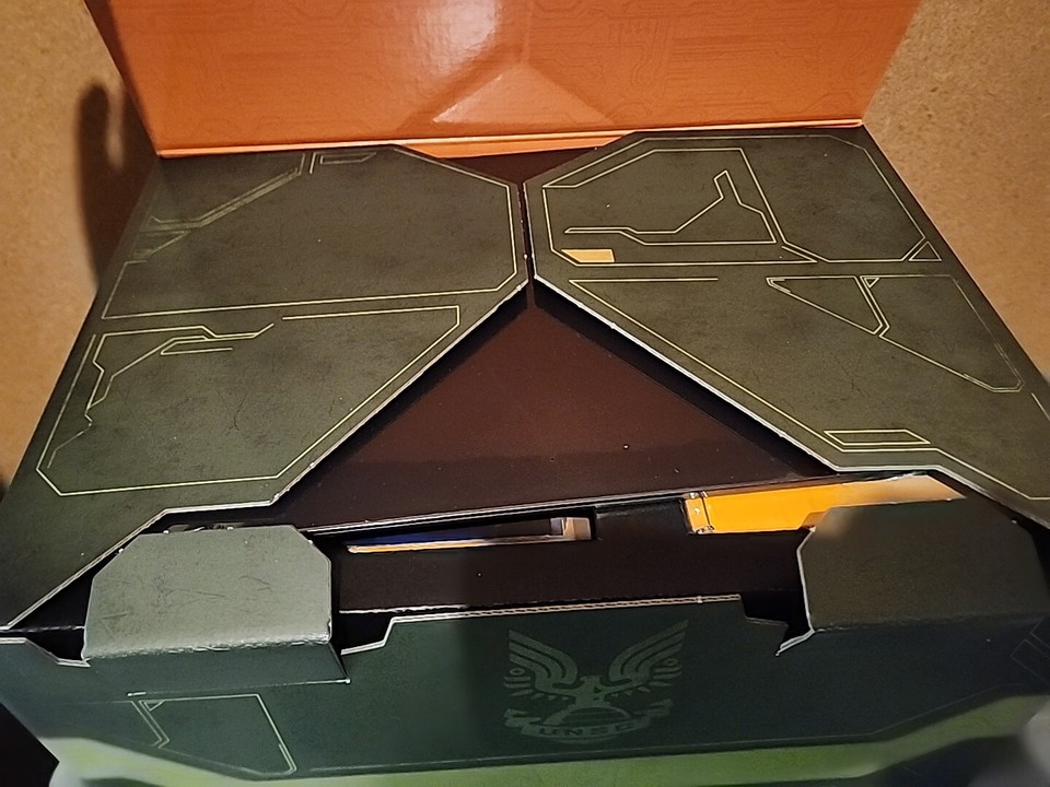 Halo Infinite Collector’s Edition Box Set Xbox Series X and Xbox One ...