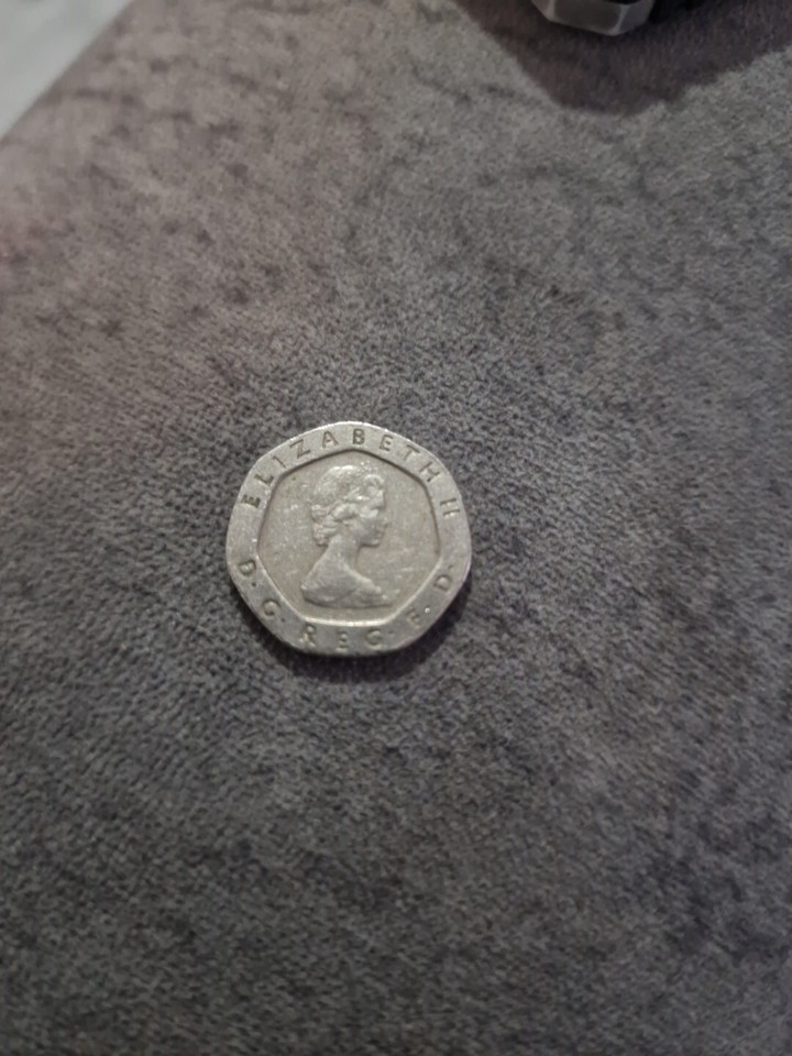 **Genuine & Extremely Rare** 1982 20p Coin. Original First Year Mint ...