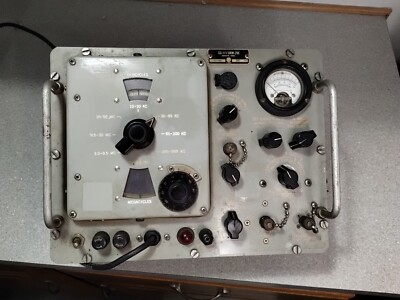 US NAVY VINTAGE SIGNAL GENERATOR SG-111 / Urm-25e. Powers On | eBay