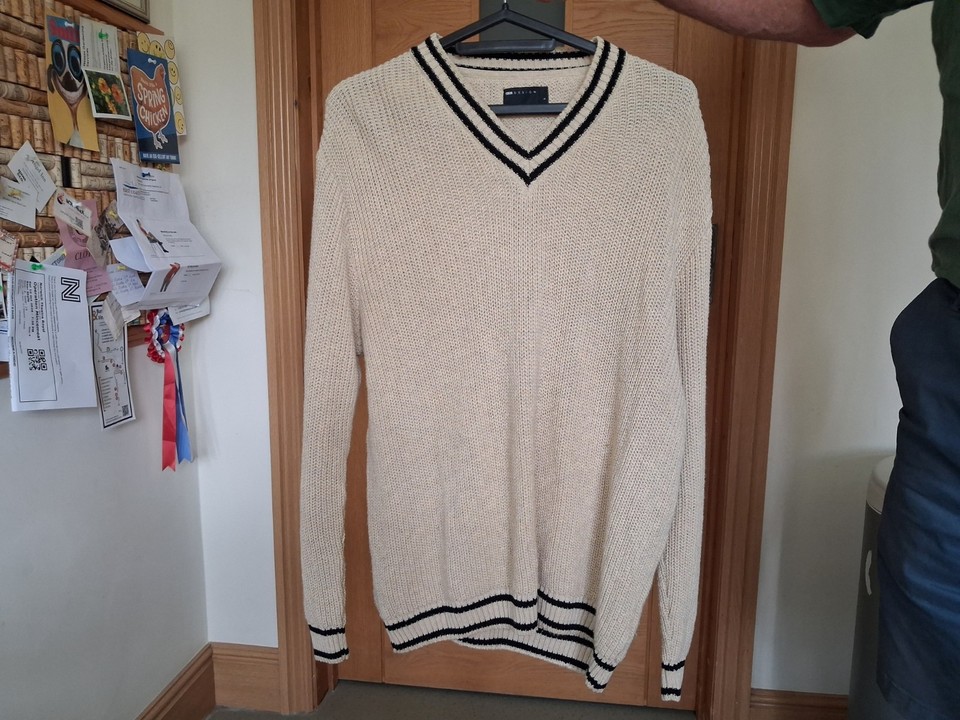 Mens ASOS Design Chest 40-42" Beige/fawn/light brown V neck Jumper ...