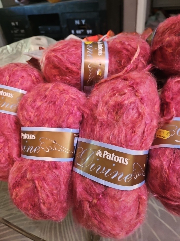 Patons Divine Dark Pink Yarn Floral Fantasy 06740 Acrylic Mohair 100g ...