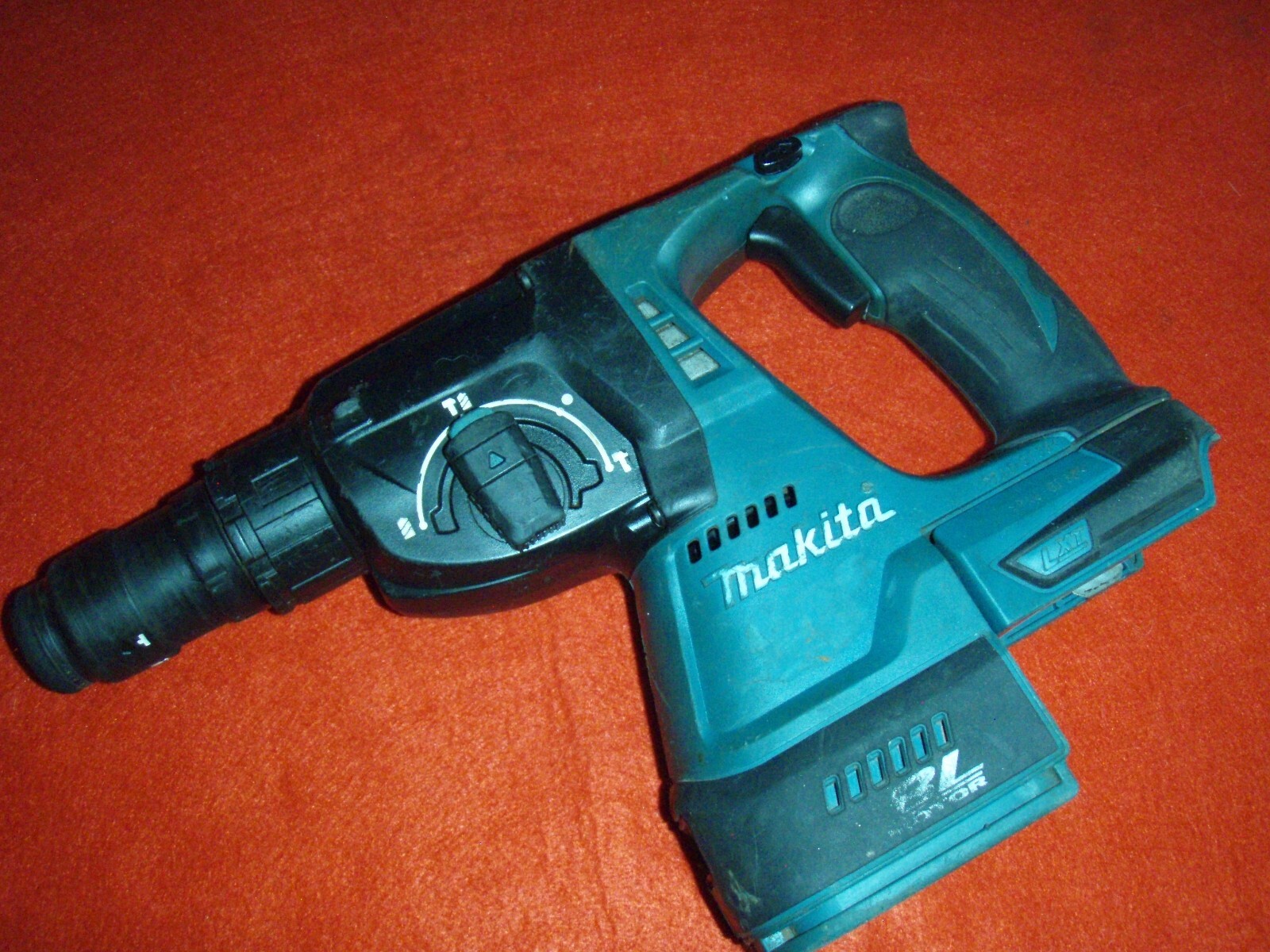 Makita DHR243, 18v LXT li-ion, Cordless SDS | Grelly UK