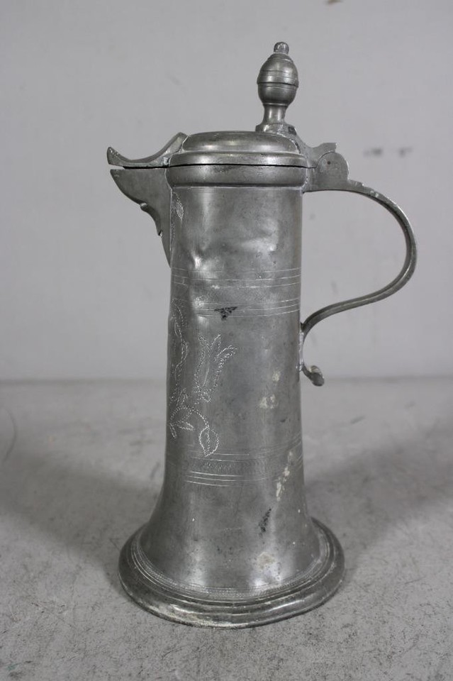 A RARE 18TH C GERMAN HELMET TOP PEWTER FLAGON WITH ENGRAVING & HEART ...
