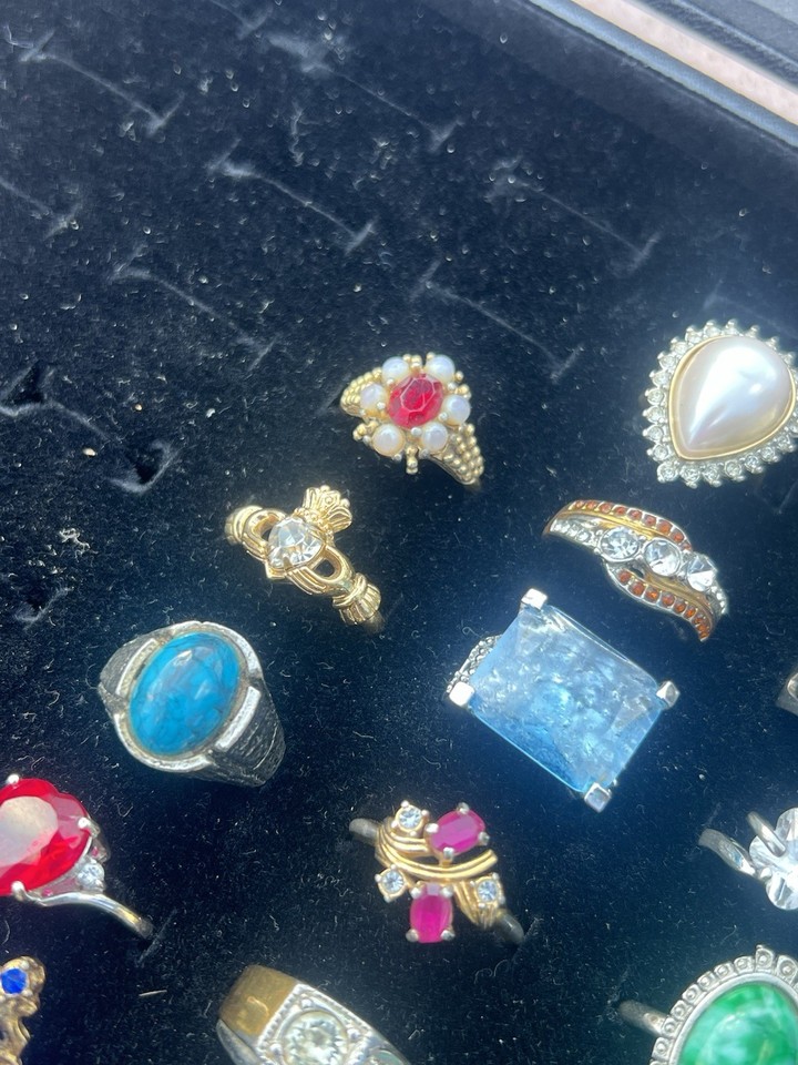Estate Jewelry Lot 26 Vintage Ring Rings Costume Cocktail Cluster Avon ...