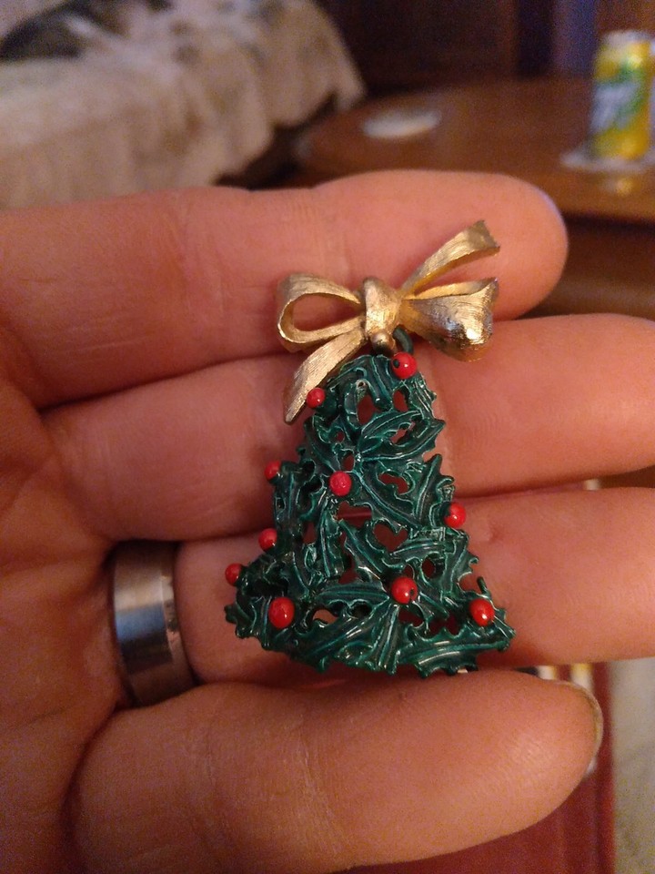 Christmas Tree Pin With Gold Tone Bow | eBay