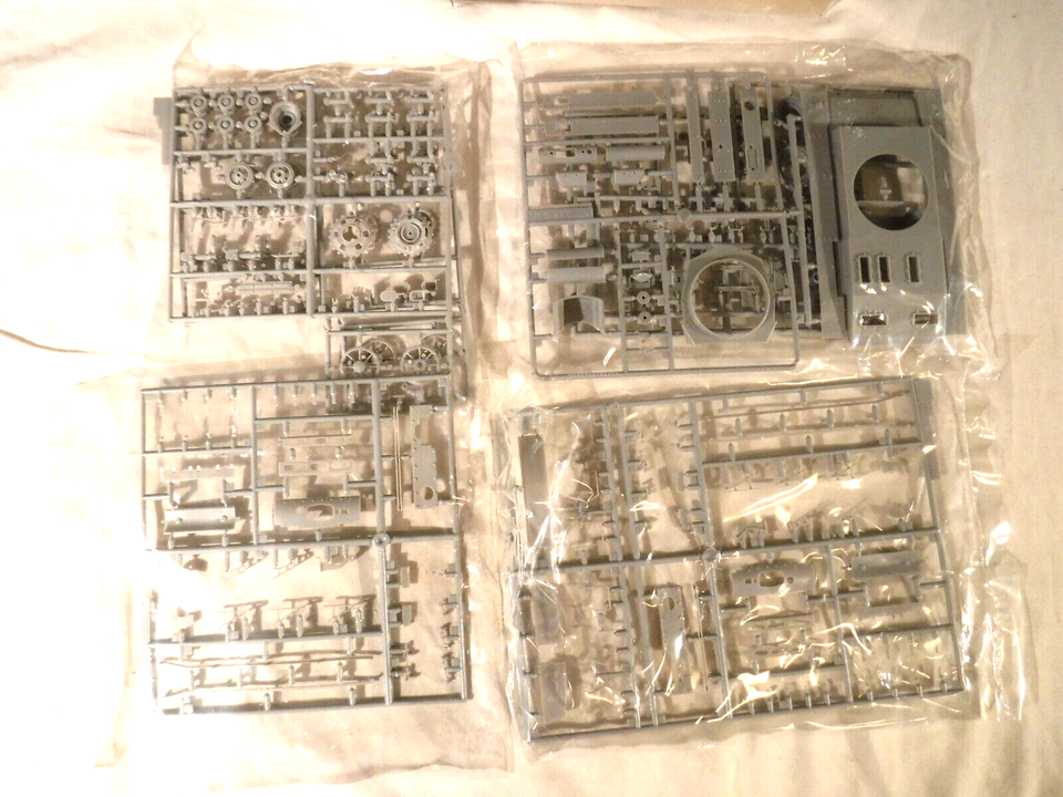 1/35 Revell 0f Germany WWII German Panzer III Ausf M / N w/ Side Armor ...