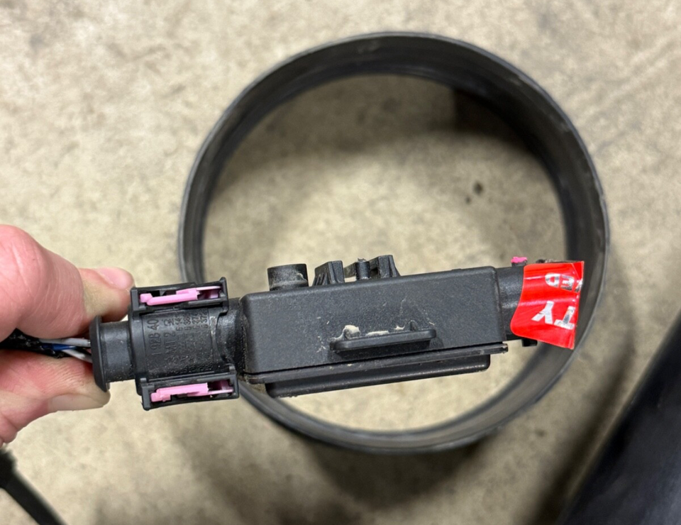 Emission Reduction Fluid Tank Reservoir 22902615- 2015 Chevy | eBay